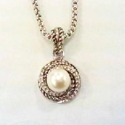 China (N-40) Designer Jewelry Silver Plated White Pearl Cubic Zircon Pendant Necklace 18 inches for sale
