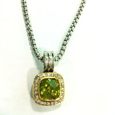 China (N-51) Fashion Jewelry Box Chain with Two Tone Peridot Cubic Zircon Pendant Necklace for sale