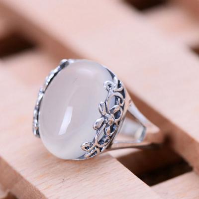 China Thai Sterling Silver Ring with White Chalcedony Vintage Style Women Ring (040191) for sale