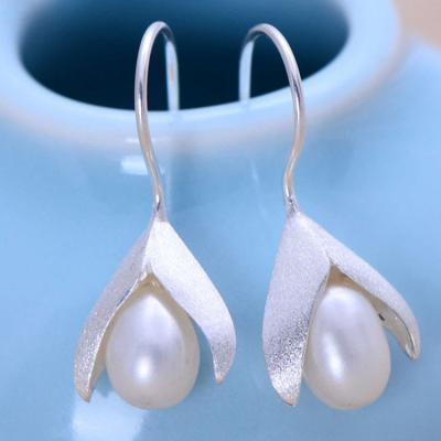 China 925 Sterling Silver Imitation Pearl Drop Earrings (XH05575) for sale