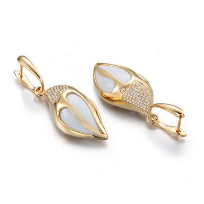China Hot Sale 18K Yellow  Daimonds White Agate Drop Dangle Earrings for Women Gift ( GDE024) for sale
