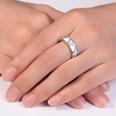 China 18K White Gold 0.3 Carat Diamonds  Wedding Band Ring for Women (GDR007) for sale