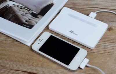Cina Pacchetto ricaricabile doppio della batteria del Li-polimero di USB, la Banca di potere del portatile 4000mAh Iphone 5S in vendita