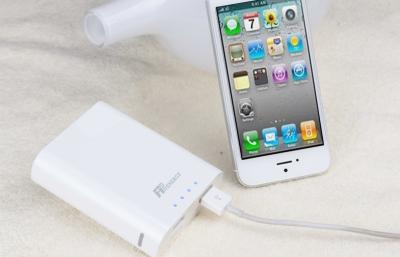 Cina La Banca caricantesi veloce di potere di sicurezza bianca, pacchetto universale della batteria di Smartphone USB in vendita