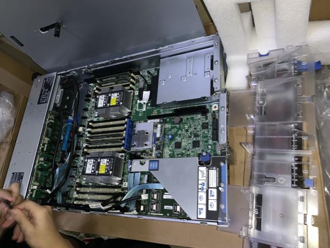 HPE Proliant DL380 Gen10 Server 12*3.5inch Intel Xeon-Silver 4210R 64GB DDR4 Memory 2*800W Rack Server Available in Stock