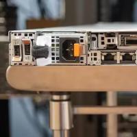 China Dell PowerEdge server R660 Intel Xeon Gold 8470N HDD databases and analysis rack server for sale