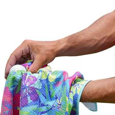 Cina Custom Sublimation Printed Microfiber Golf Towel Absorbent in vendita