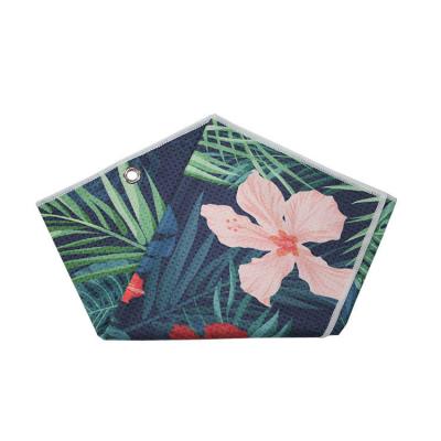 China Customizable Logo Golf Microfiber Fabric Waffle Pattern Golf Towel With Buckle And Hook for sale