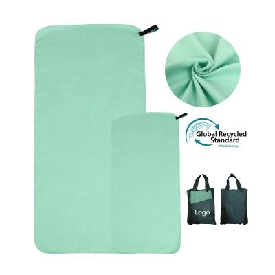China Lightweight Custom Logo Solid Color with Mesh Bag Microfiber Gym Towel for sale