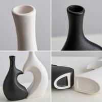 China High-end German creative ceramic love vase for sale