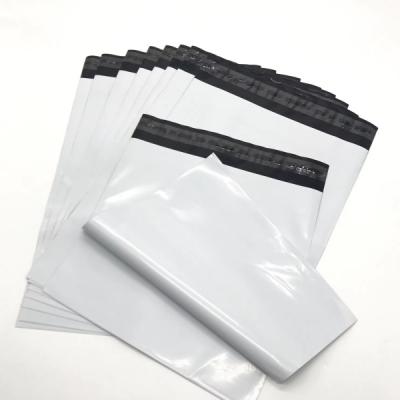 Cina Poly Mailer leggero e biodegradabile per imballaggi espressi e ecologici in vendita