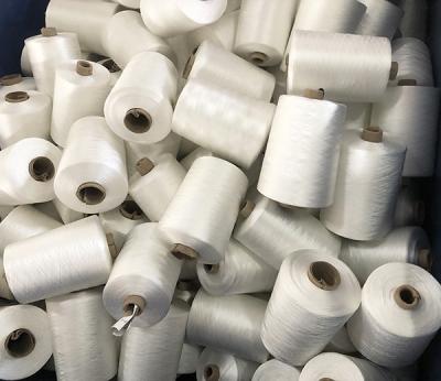 Cina Filo bianco crudo molle 120D/2 del ricamo del poliestere di bobina 100% pronto per tingere in vendita