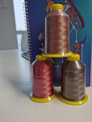 Cina Resistente UV ad alta resistenza del filo 210D/3 del poliestere basso di restringimento per le scarpe in vendita