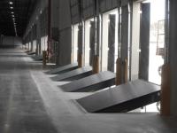 China Noiseless Logistic Park Loading Dock Leveler Steel Structure Hydro Cylinder for sale
