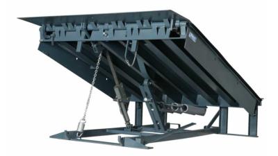 中国 Electric Hydraulic Loading Dock Leveler Stationary With Handheld Remote Control 販売のため