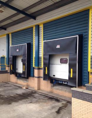 China Pvc Rubber Loading Dock Shelters Adjustable Loading System Modern Design à venda