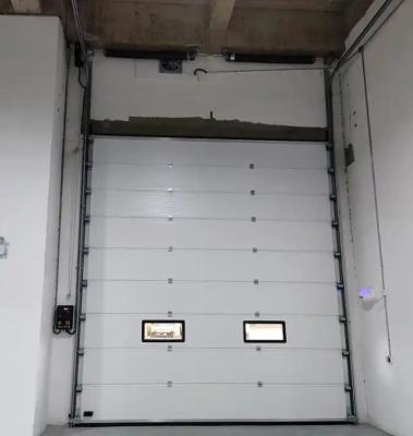 Poignées Porte sectionnelle isolée Design panneau d'acier plat ou contourné 40 mm d'épaisseur protection des doigts moteur automatique