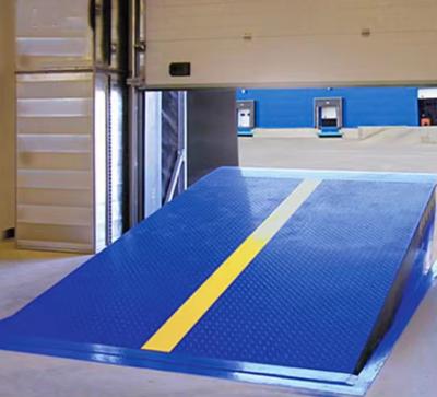 中国 装荷ドックレベル 20000ポンド 液体 現場設置 電動制御 2トン 3トン 5トン 販売のため