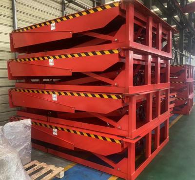China Nivelador de muelle de carga personalizable con características de seguridad en el sitio Instalación y múltiples controles Rampa de muelle de carga y descarga en venta