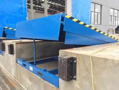 China On Site Installed Electrical / Hydraulic Loading Dock Levelers 10 000 - 20 000 Lbs Capacity Te koop