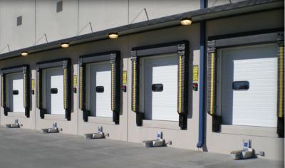 China Cores personalizadas de PVC de baixa manutenção Abrigos de portas de docas Sistema de carregamento Automático de vedação de docas de PVC Armazém Industrial à venda