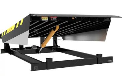 China Aanpasbare Lip Lengte Workshop Automatische Dock Plate Dock Deur Levelers 25000-40000LBS Veilig Ontwerp Met Drukknop Bediening Te koop