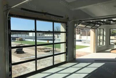 中国 アクリルアルミニウム 透明 ガレージドア 透明 ガレージドア ガラス セクションガレージドア モダンなデザインスタイル 販売のため