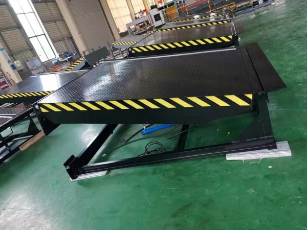 A doca de carregamento integrada hidráulica levanta o projeto seguro de Smart do anti patim do Leveler para o parque logístico