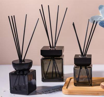Cina Il lusso ha personalizzato il profumo floreale della bottiglia di Reed Diffuser Square Black Glass con la scatola in vendita