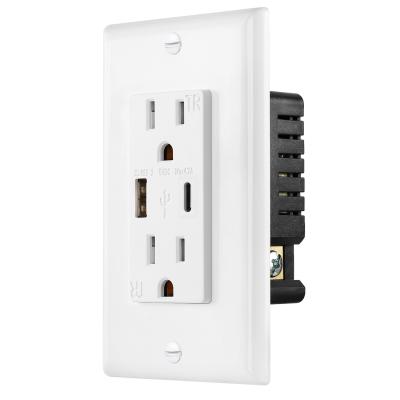 Cina presa USB a carica rapida con 15A 125V AC 60Hz in vendita