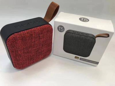 China Locutor cuadrado del bluetooth de la tela, locutor portátil del bluetooth de la música para el uso que acampa en venta