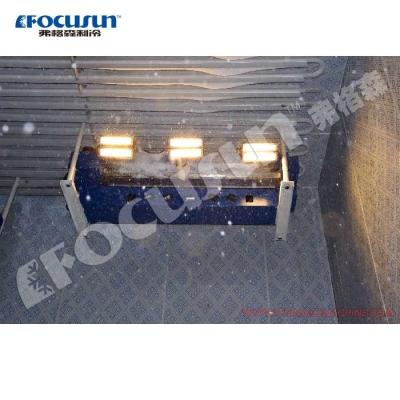 China Sistema de controlo Simens Máquina de nevasca 1500 kg/24 horas para nevascas interiores à venda
