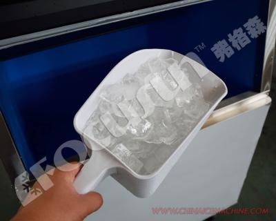Cina 179 KG Industrial Cube Ice Machine dotata di Danimarca Danfoss Valve di espansione in vendita