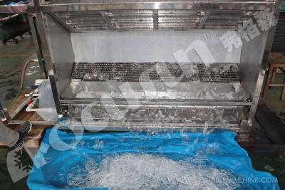 Cina Macchina per ghiaccio a fiocco commerciale da 2 t/giorno con progettazione completamente automatica in vendita
