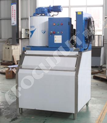 China Melhore a sua produção de gelo com a máquina de gelo de flocos Focusun de 15T e o compressor Bitzer à venda