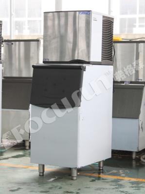 Cina Macchina per ghiaccio a cubo commerciale con lunga durata di vita e compressore Copeland a prezzi accessibili in vendita
