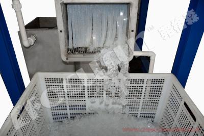 Cina 2024 FOCUSUN Tube Ice Machine La soluzione perfetta per il congelamento e la miscelazione industriale in vendita