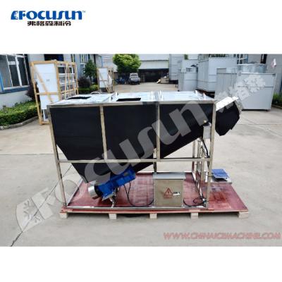 Cina Macchina semiautomatica per imballaggio di ghiaccio a 1000 kg/h Velocità per imballaggio rapido e semplice in vendita