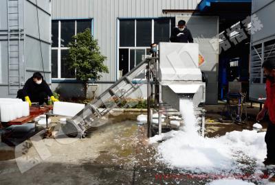 Cina 50 kg 100 kg Trituratrice di ghiaccio di blocchi industriali in vendita