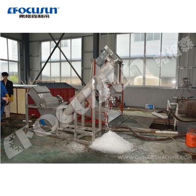Cina Focusun 100 kg/min Trinciatrici di ghiaccio a blocchi con trasportatore a vite e tensione 380v/50hz/3p in vendita