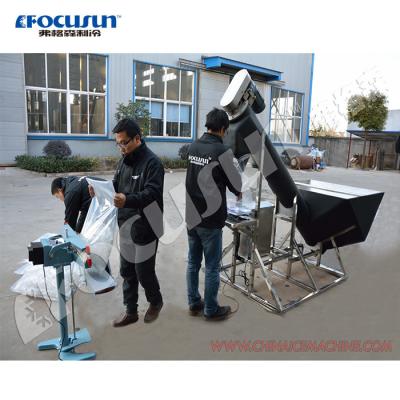 Cina 200g-25kg di ghiaccio a tubo o a cubo La nostra macchina di imballaggio semiautomatica è la soluzione ottimale in vendita