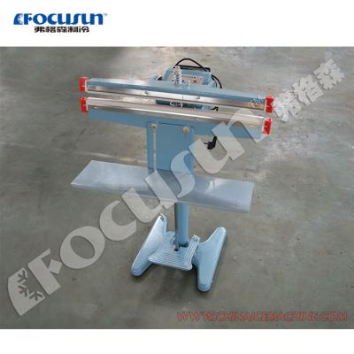 Cina 200g-25kg di ghiaccio a tubo o a cubo La nostra macchina di imballaggio semiautomatica è la soluzione ottimale in vendita