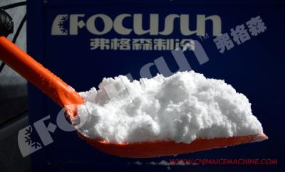China Máquina móvel de gelo de neve para bebidas frias Máquina de gelo de tipo split da Focusun em 2024 à venda