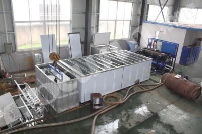 Cina Macchine automatiche per il ghiaccio a blocchi da 15T vendute direttamente dai produttori con sistema di raffreddamento A/W in vendita