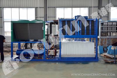 Cina 2024 Focusun Full Automatic PLC Touch Screen Block Ice Machine 3T/D per il commercio in vendita