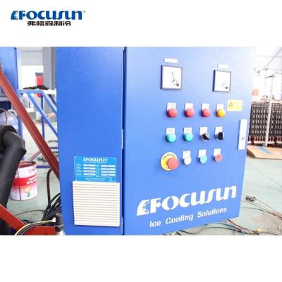 China Máquina de fazer gelo de blocos de 2 toneladas, de poupança de energia, com sistema de arrefecimento directo e compressor Bitzer à venda