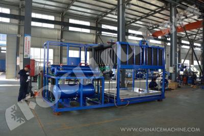 Cina Macchina a blocco di ghiaccio a risparmio energetico da 25 kW per la produzione di ghiaccio e per l'ispezione video di uscita in vendita