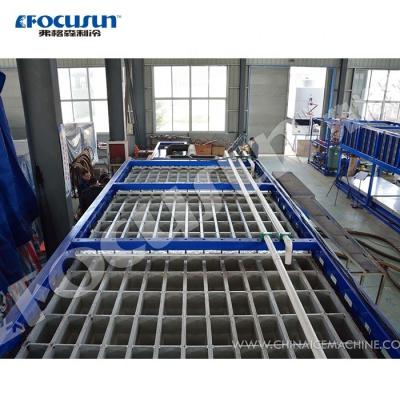 Cina Macchina per la fabbricazione di ghiaccio a blocchi industriali 10T con assistenza post-vendita e installazione sul campo in vendita