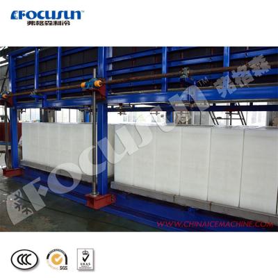Cina 120.3KW Potenza 380V Voltaggio 15 Tonnes Direct Block Ice Machine per grandi esigenze di produzione di ghiaccio in vendita