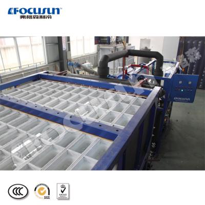 Cina 120.3KW Potenza 380V Voltaggio 15 Tonnes Direct Block Ice Machine per grandi esigenze di produzione di ghiaccio in vendita